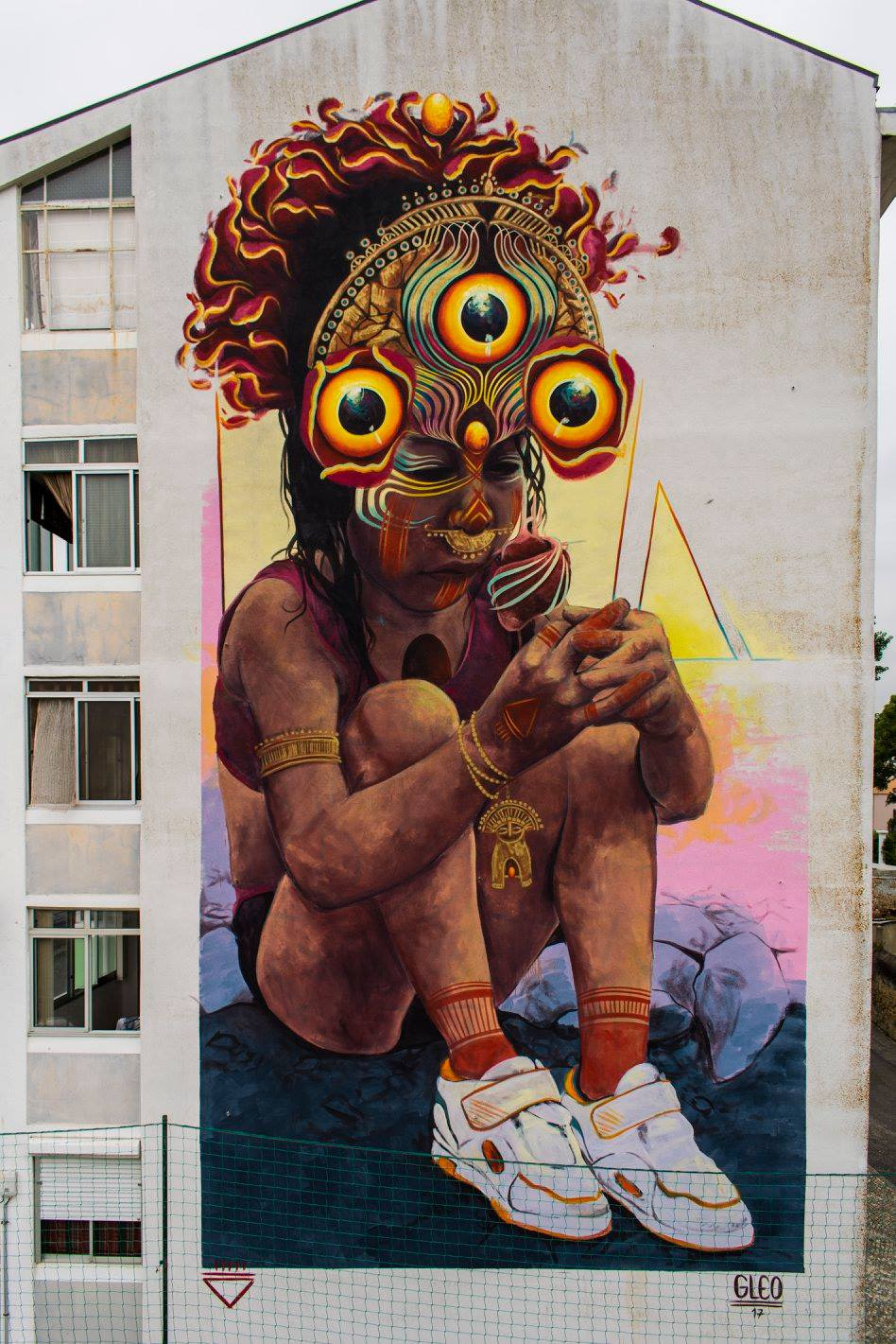 Street art in lisbon : history, workshop & street art tour