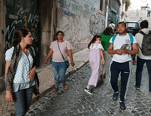 Lisbon pickpockets, how to recognize them ? - VisitmyLisbon.com